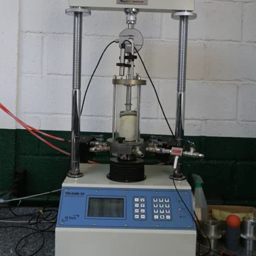 Ensaio Triaxial do tipo CD – Adensado e Drenado – ASTM D7181 - LTEC